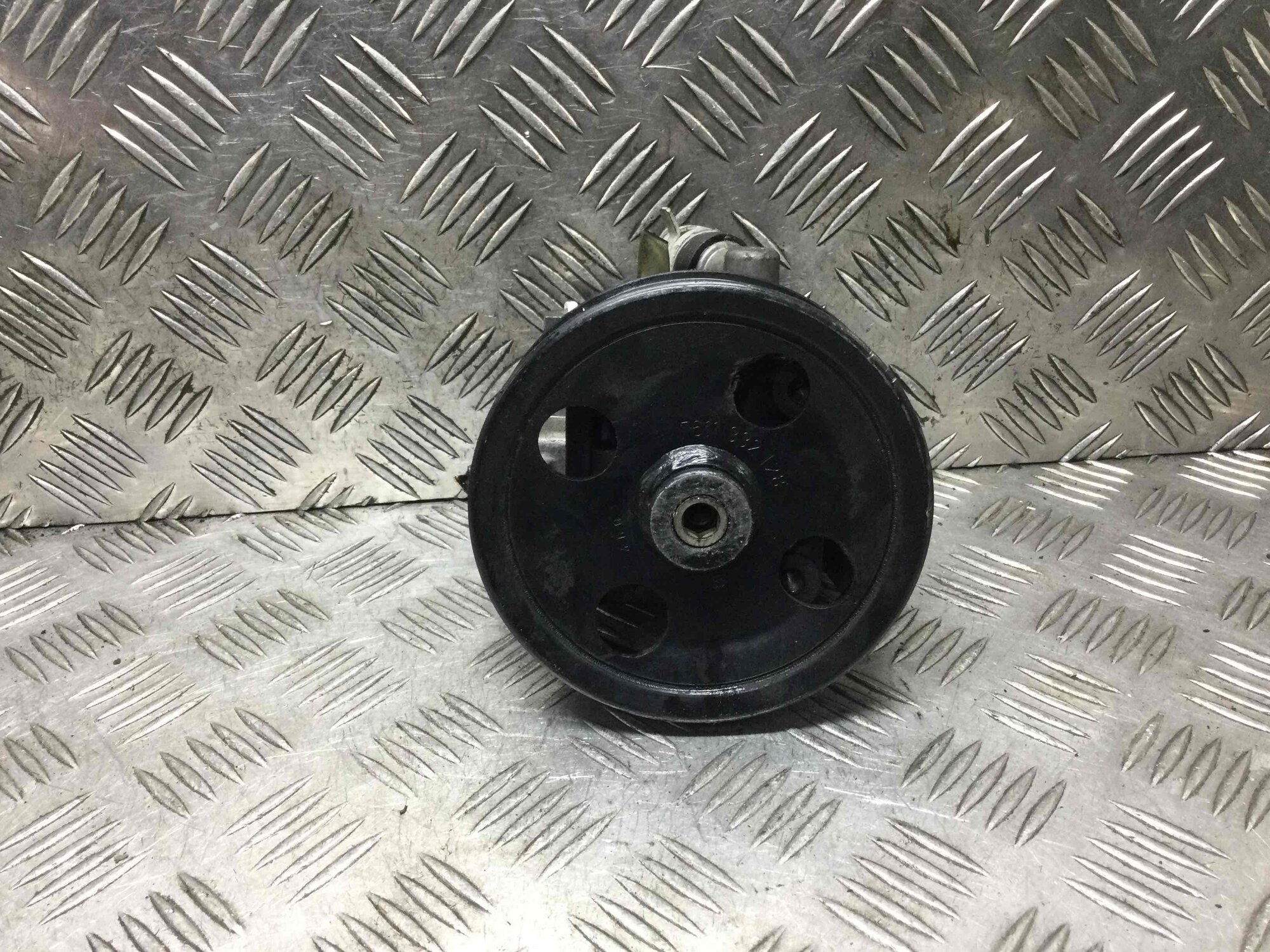 Б/У Насос гидроусилителя руля Ford Focus 1 поколение [рестайлинг] (2001-2005) 2003 г.