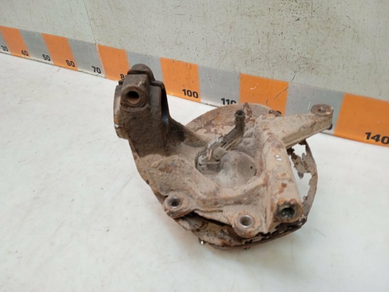 Б/У в сборе со ступицей, ступица Кулак поворотный Ford Mondeo 2001 3 Задн. Лев. 379519 FORD арт. 1231026