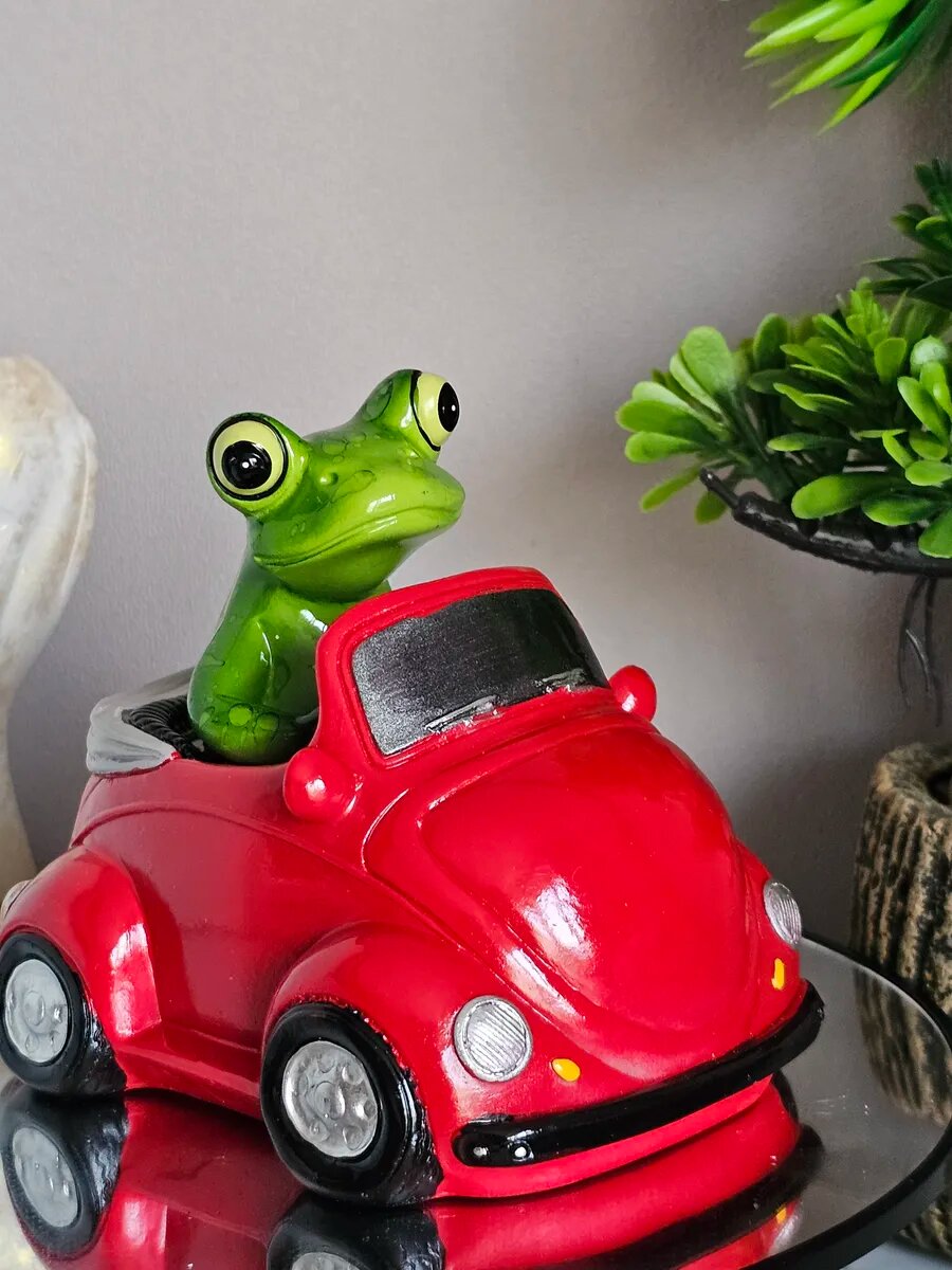 Копилка с ключом и клапаном лягушка на авто 10×11 см