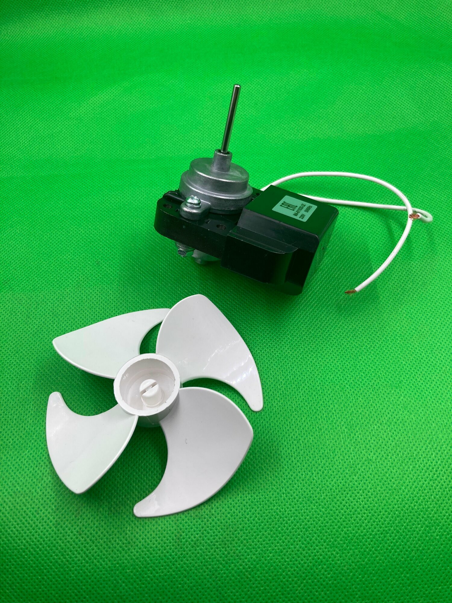 Вентилятор с крыльчаткой для холодильников Stinol, Ariston