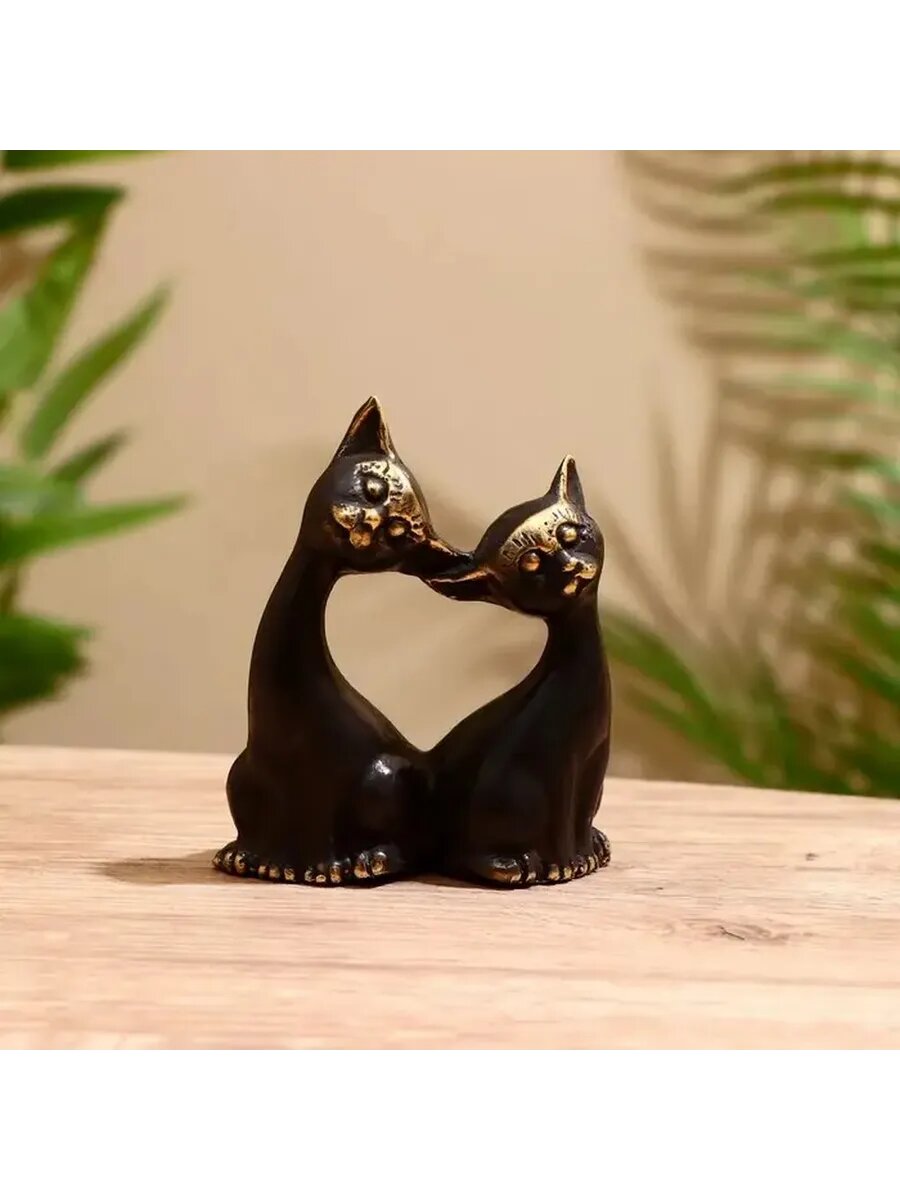 Элегантная бронзовая статуэтка кошек
