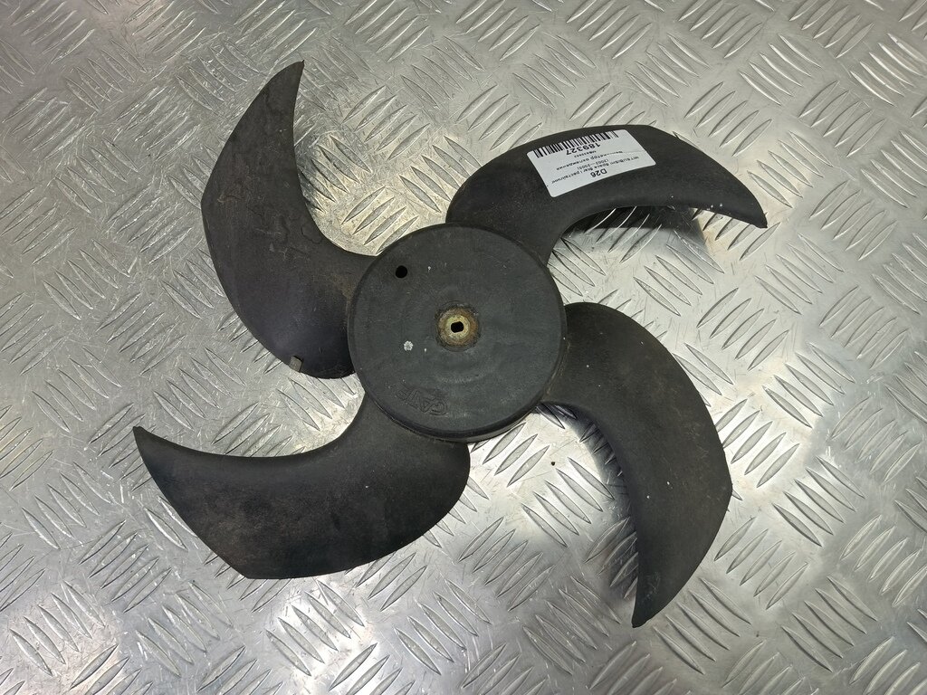 Крыльчатка вентилятора Б/У для MITSUBISHI Space Star I рестайлинг (2002—2005) MB925652