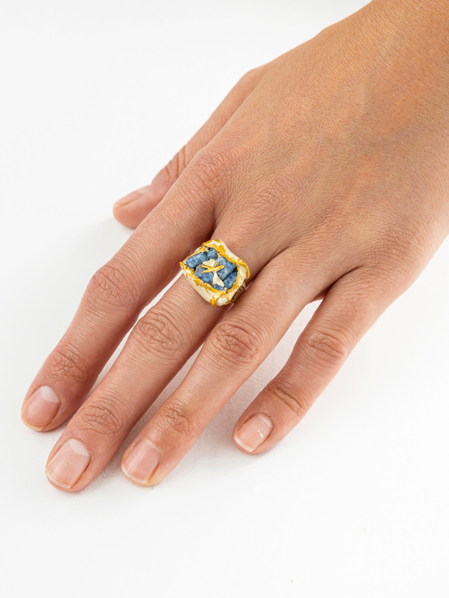 Перстень, серебро, 925 проба, золочение, серебрение, сапфир