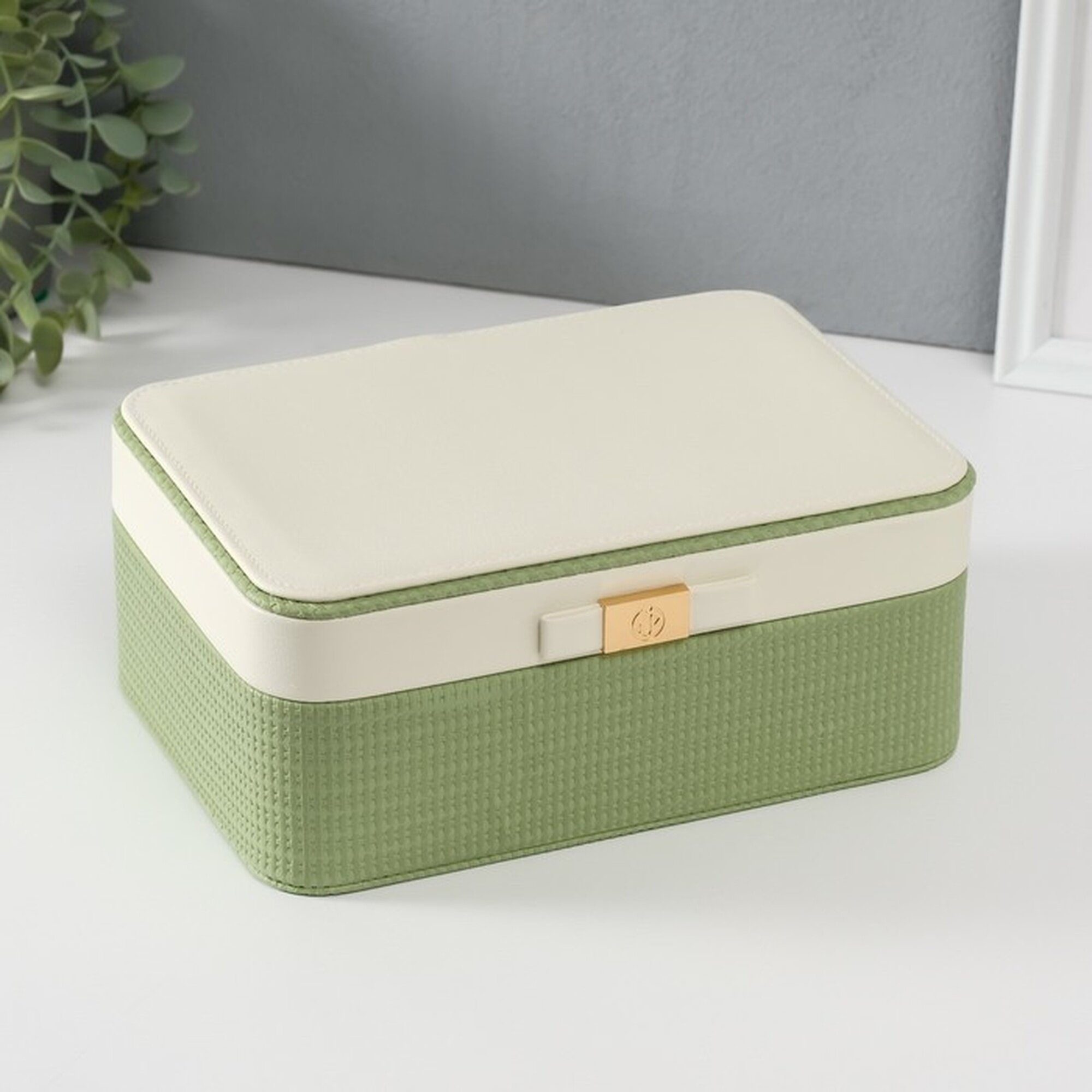 Шкатулка для украшений «Бантик», с зеркалом, искусственная кожа, бело-зелёная, 17×23.5×10 см