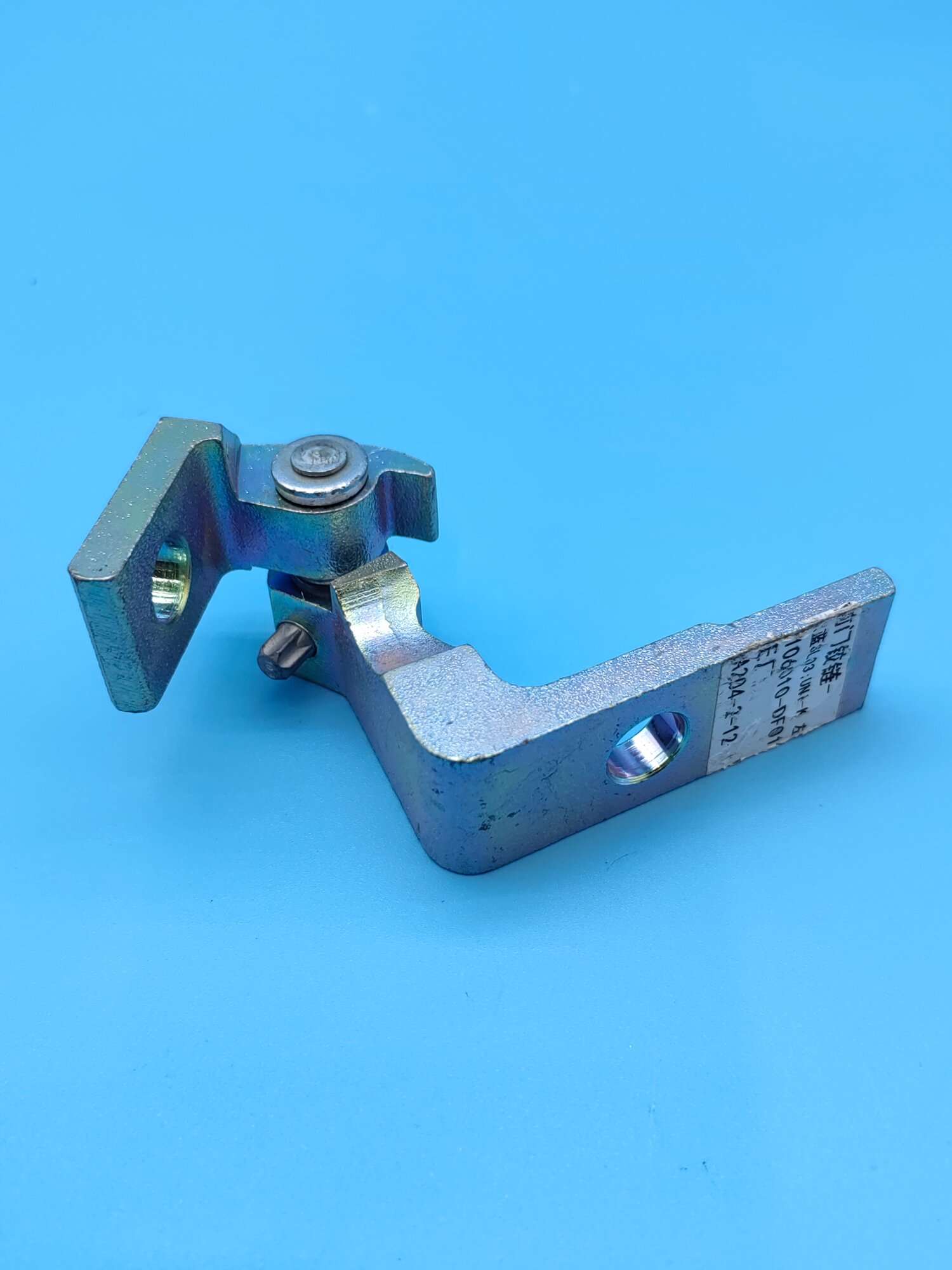 Changan Петля двери левой нижняя Changan Uni-K CD569F2701030701