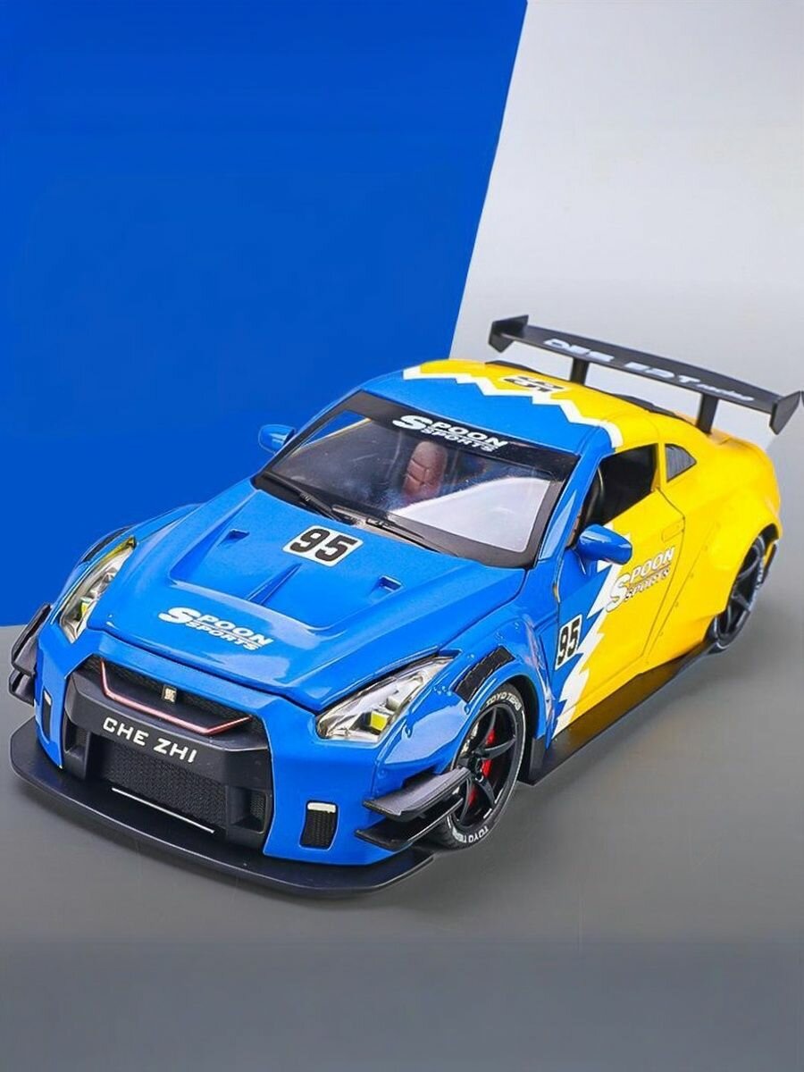Нсан GTR R35 1:24 Nissan Верся трасы Можна распыляць сплав атамабльнай формы