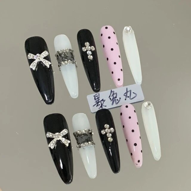 Набор из 10 горячих длинных заостренных ногтей ручной работы в форме гроба, полностью покрывающих ногти, накладные ногти Sanrio KT с металлической цепочкой и сверкающими бриллиантами в виде цветка, Размер: L-17-13-14-13-11