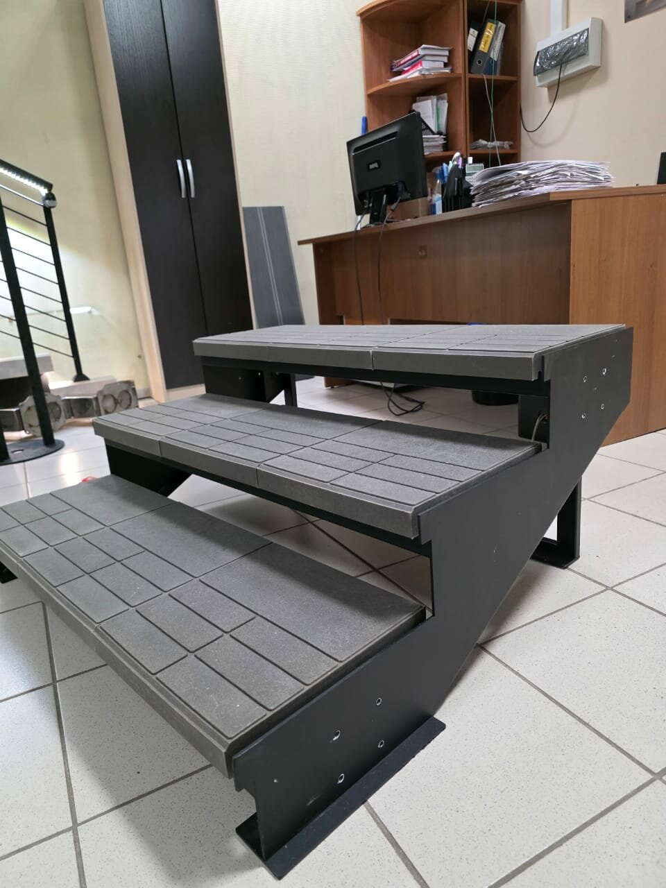 Лестница -крыльцо 3 ступени, c ППК, без ограждения.