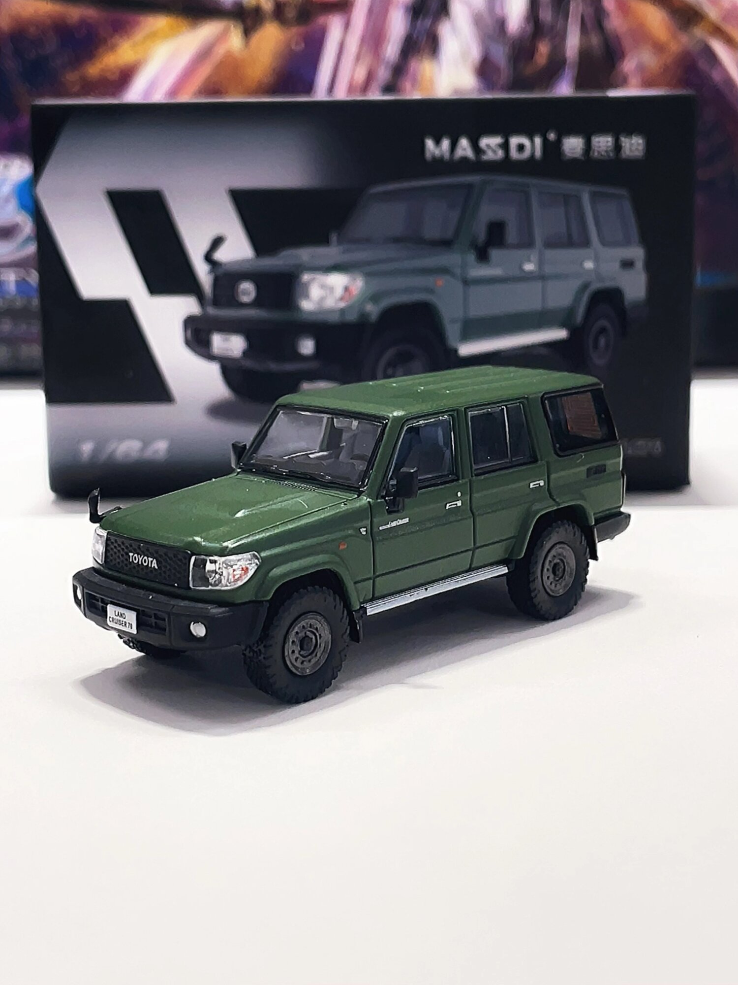 Masdi 1:64 Toyota LC76, green