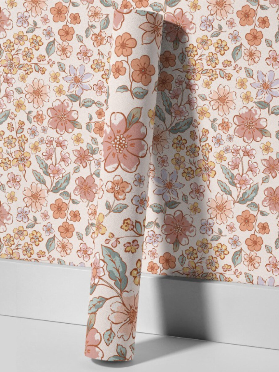 Самоклеящиеся обои с цветочным рисунком размером 0,45 х 3 м подходят для отделки мебели, кухонь и стен