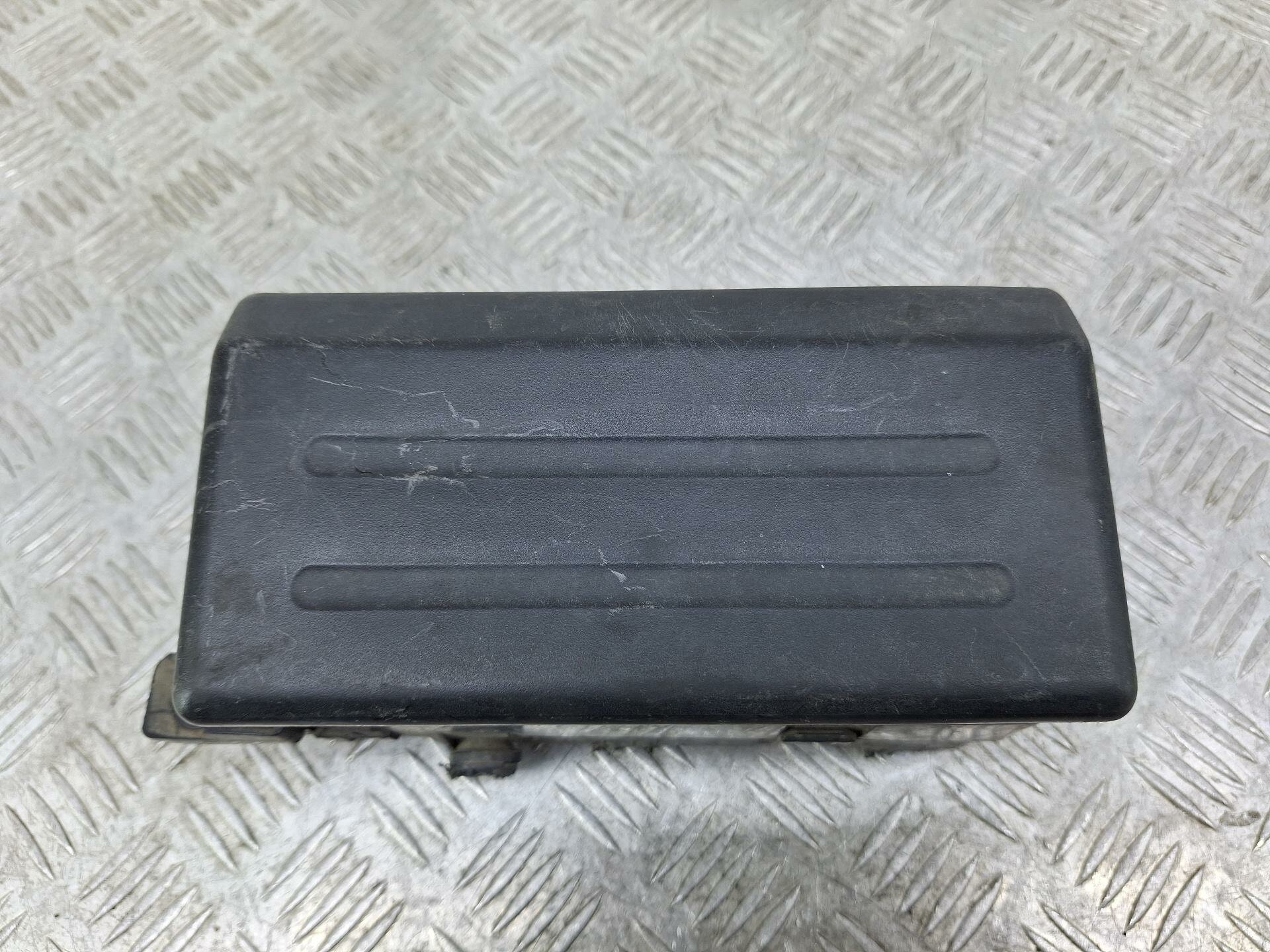 Блок предохранителей Chevrolet Aveo T200 2005