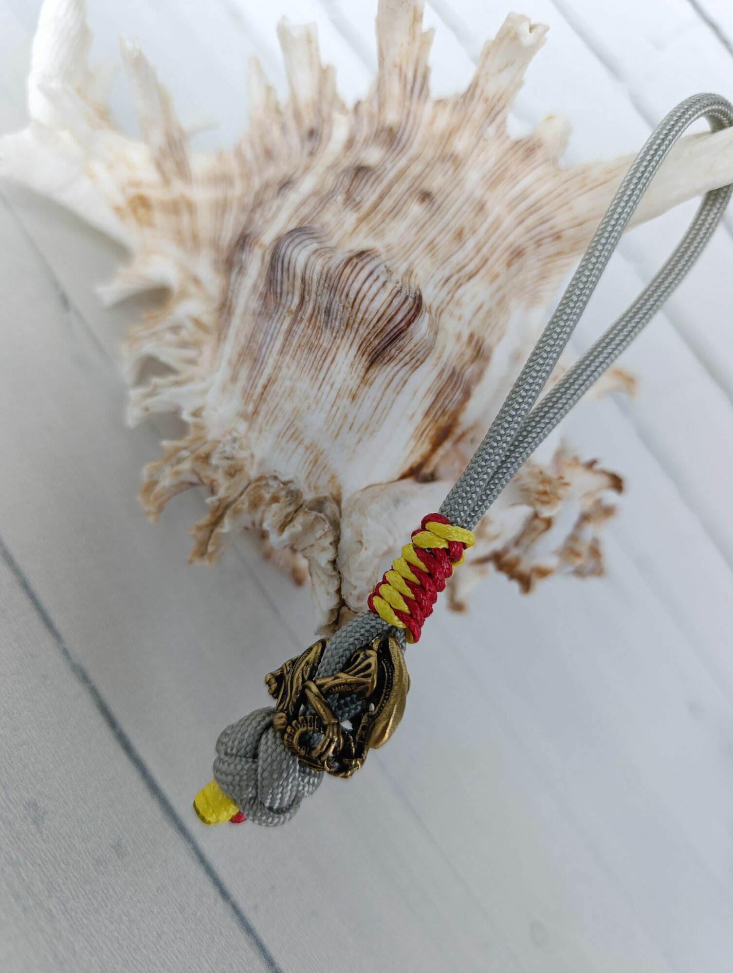 Темляк для ножа брелок