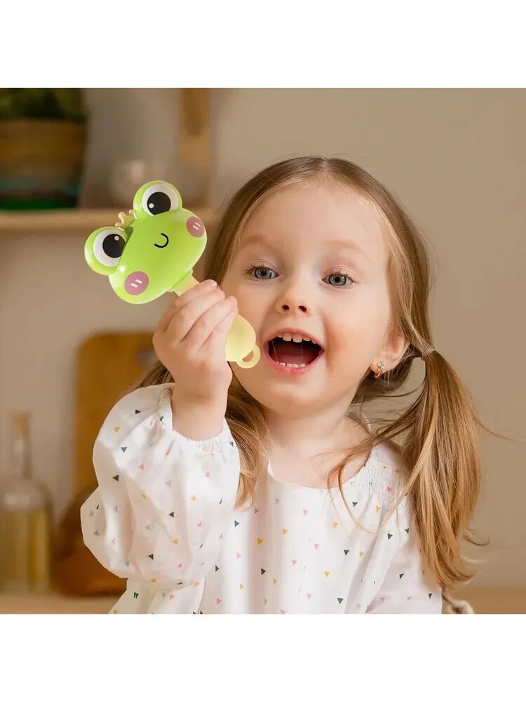 Развивающая игрушка погремушка-пищалка: Шао Лягушачий молоток, песочница