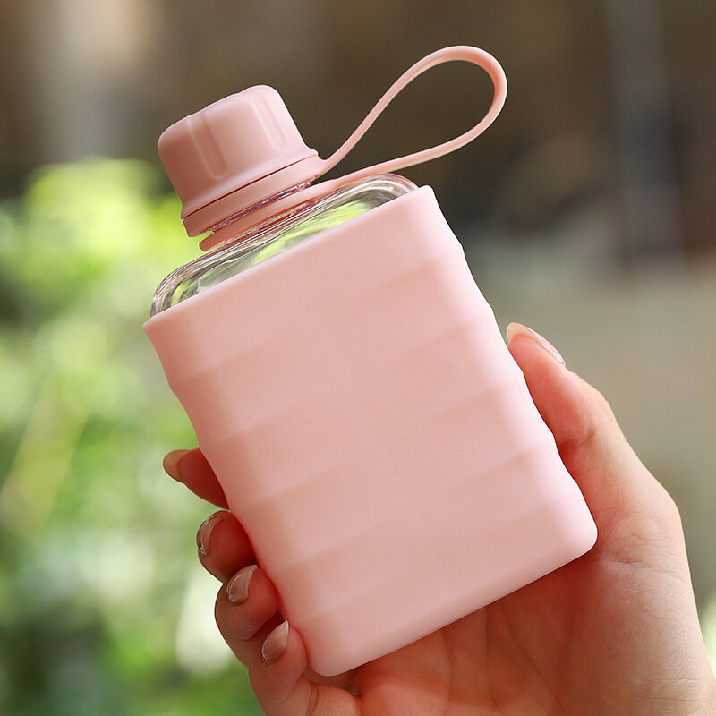 Новая бутылка Tritan Fresh Style с ручкой, плоская бутылка с силиконовым покрытием, пластиковый стакан, высококачественная портативная бутылка для воды для студентов