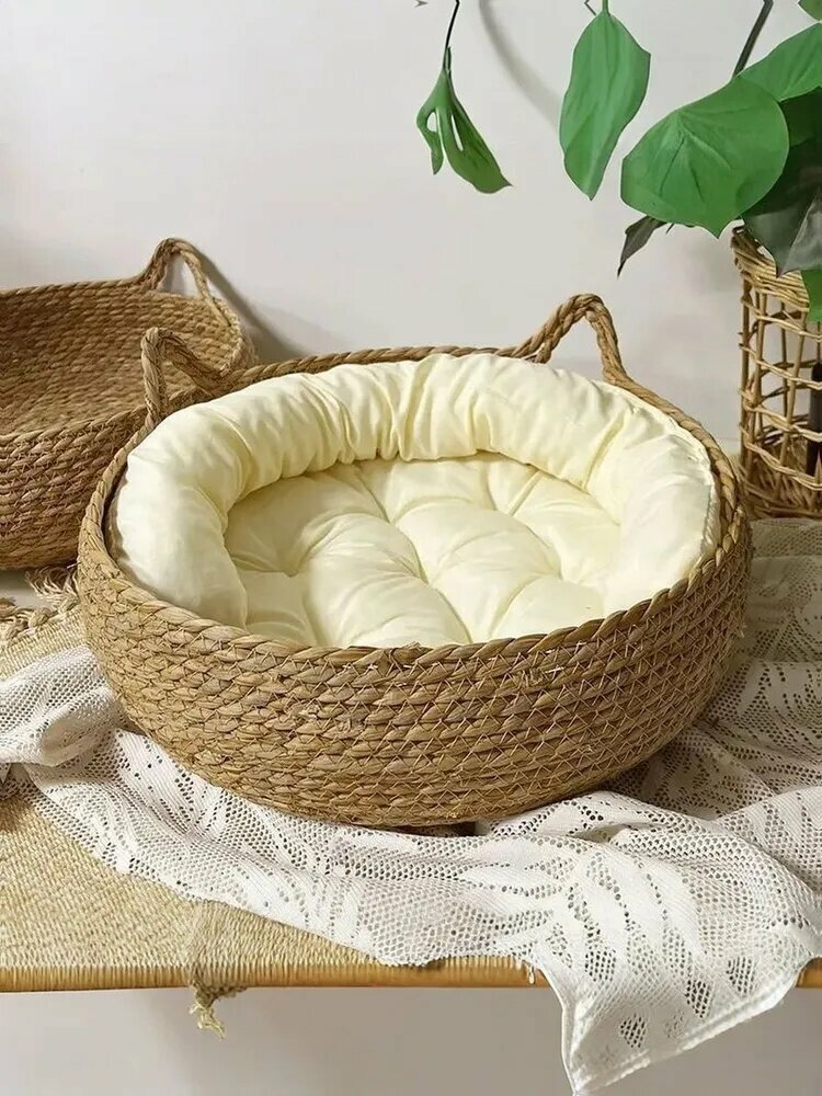 Кошачье гнездышко "Всесезонное", плетеное из ротанга, с съемной подушкой, Размер L, Белый ватный диск