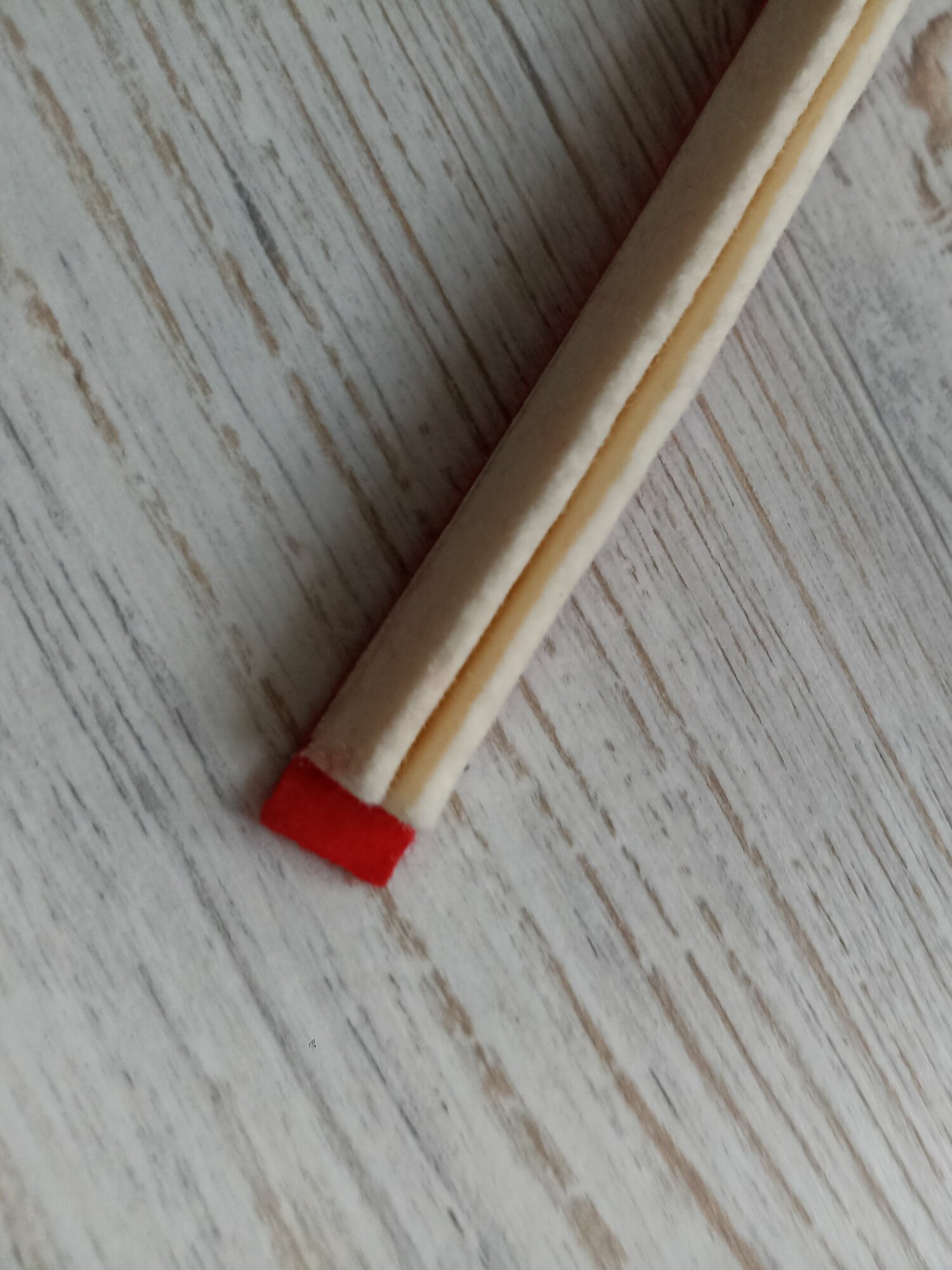 Демферный "W" фильц для пианино, с красным унтерфильцем (подкладкой)