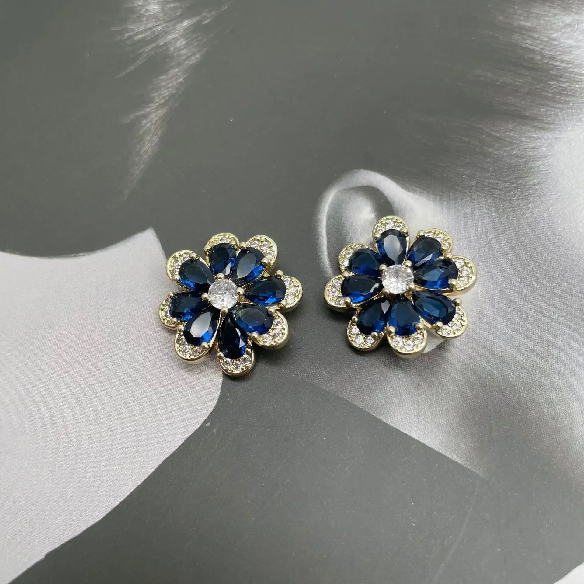 Серьги женские цветочные, gold blue