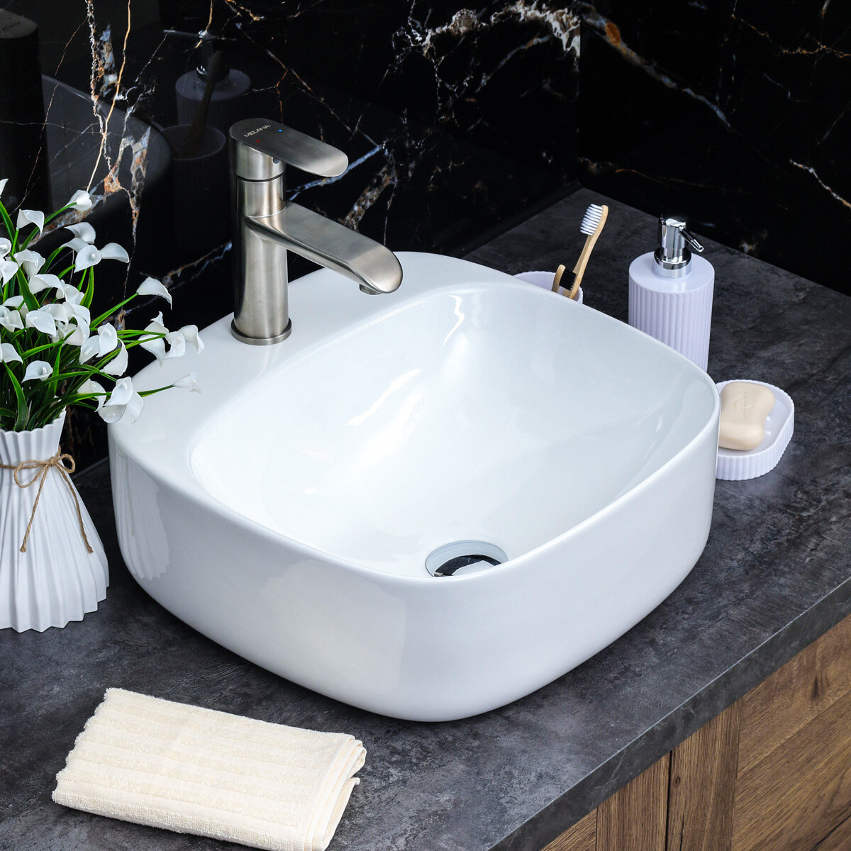 Раковина накладная на столешницу MELANA (320306) квадратная, белая