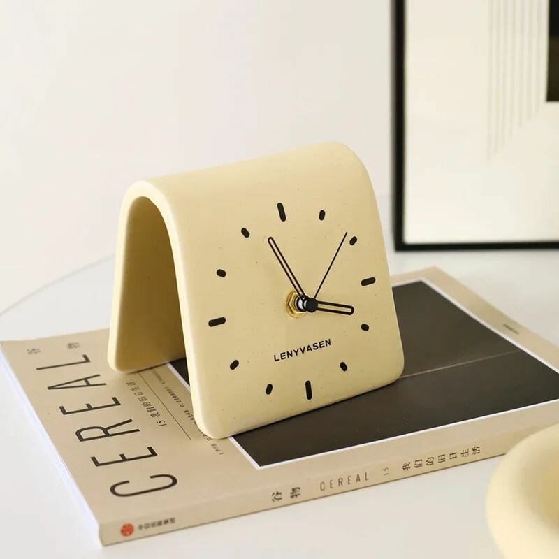 Креативные керамические кварцевые настольные часы, простые, бесшумные и высококлассные, подходят для домашней спальни