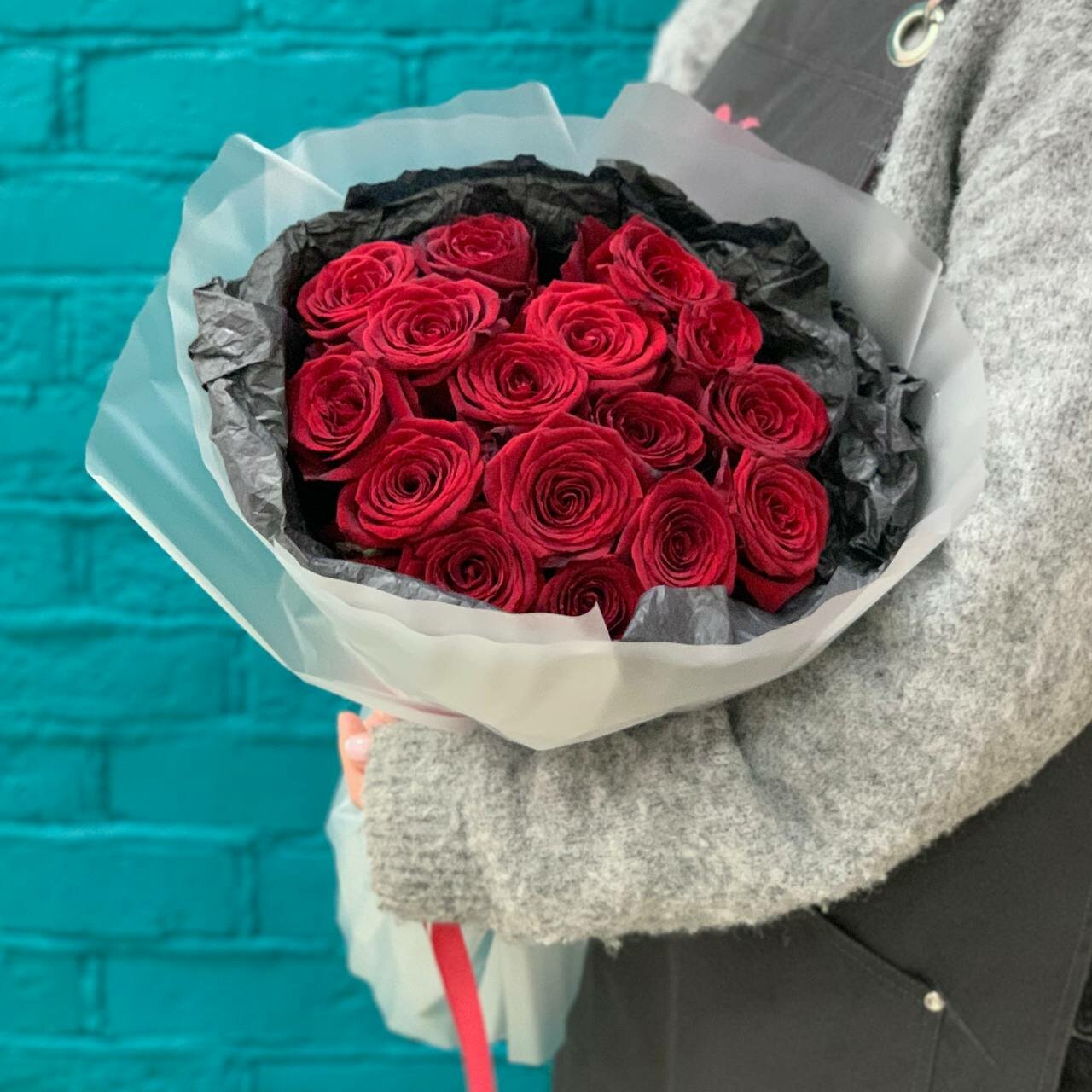 Букет из 15 красных роз