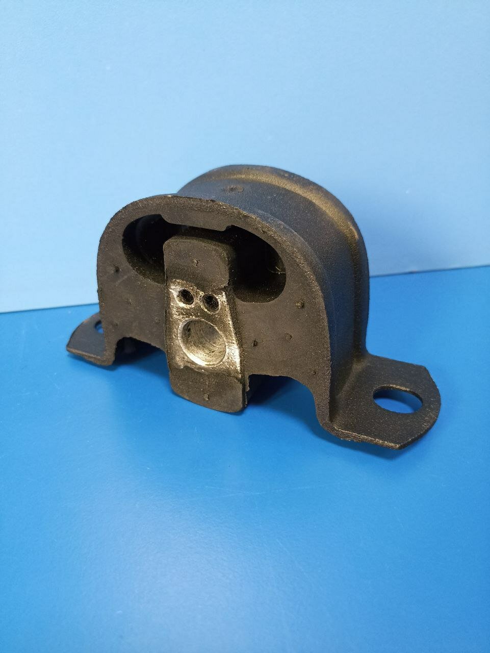 Подушка двигателя задняя "ВАЗ" для автомобилей ВАЗ 2110-12 голая (2110-1001286-82)