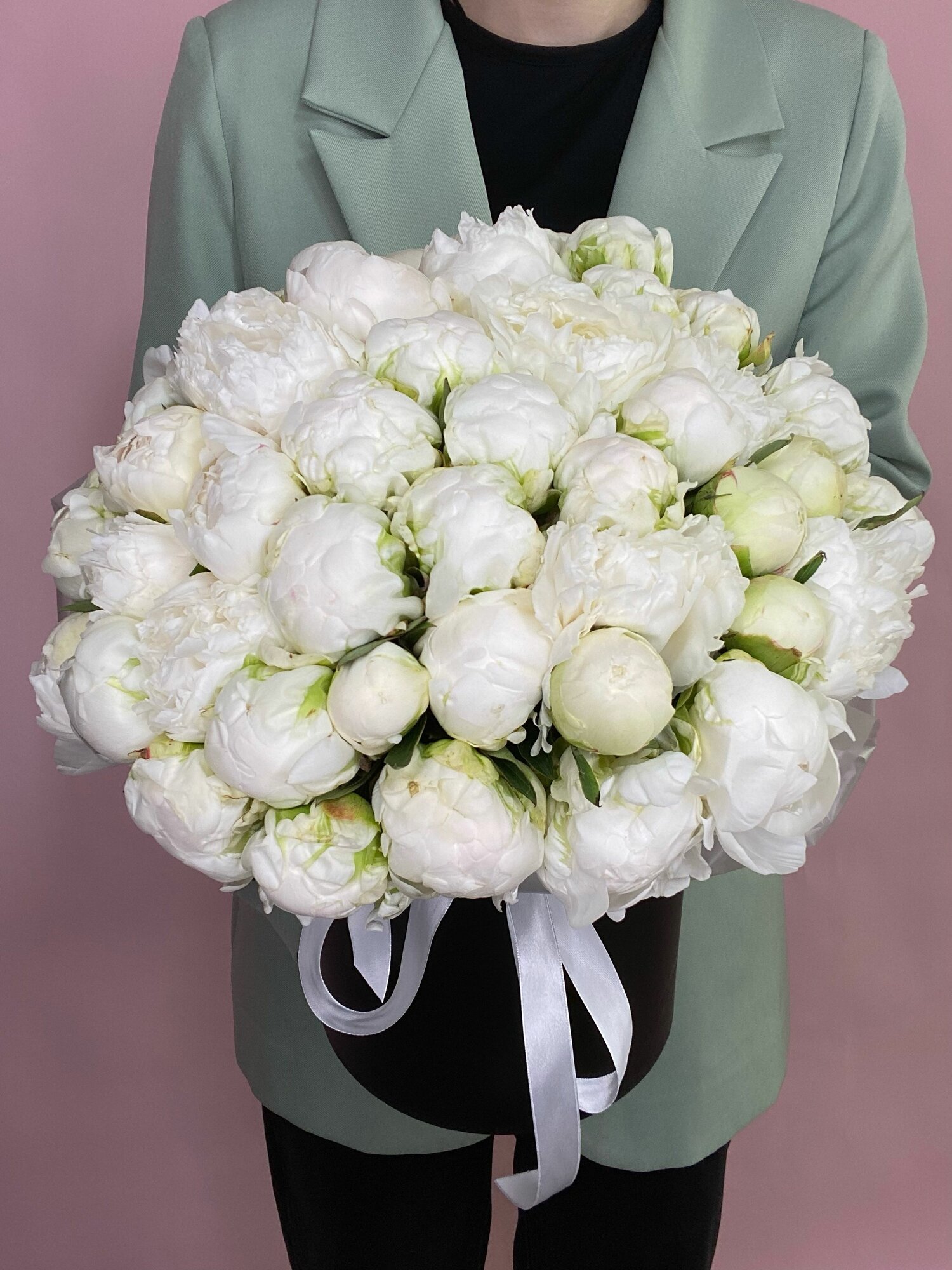 Пионы в коробке