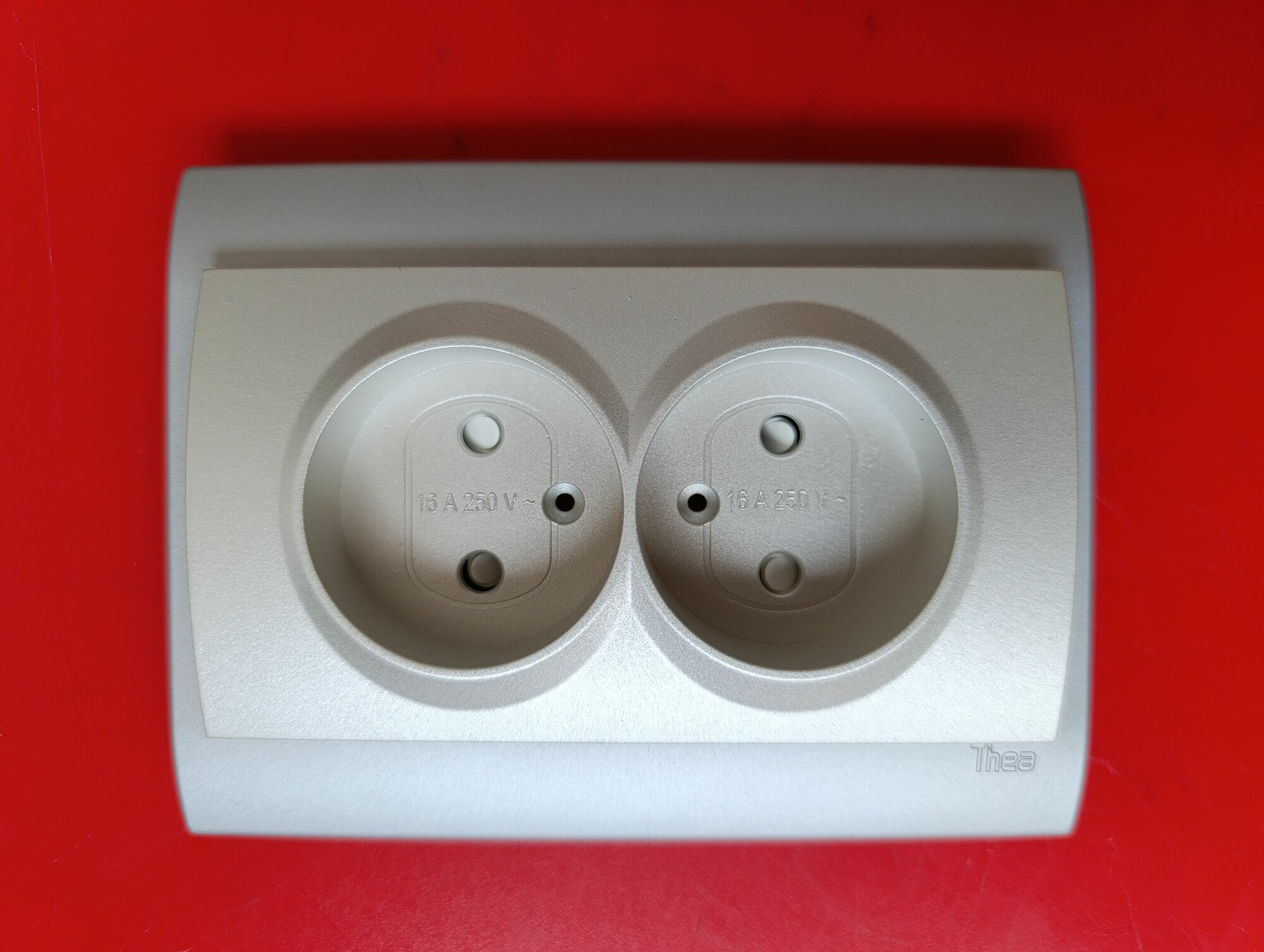 Розетка двойная Thea металлик хром матовый