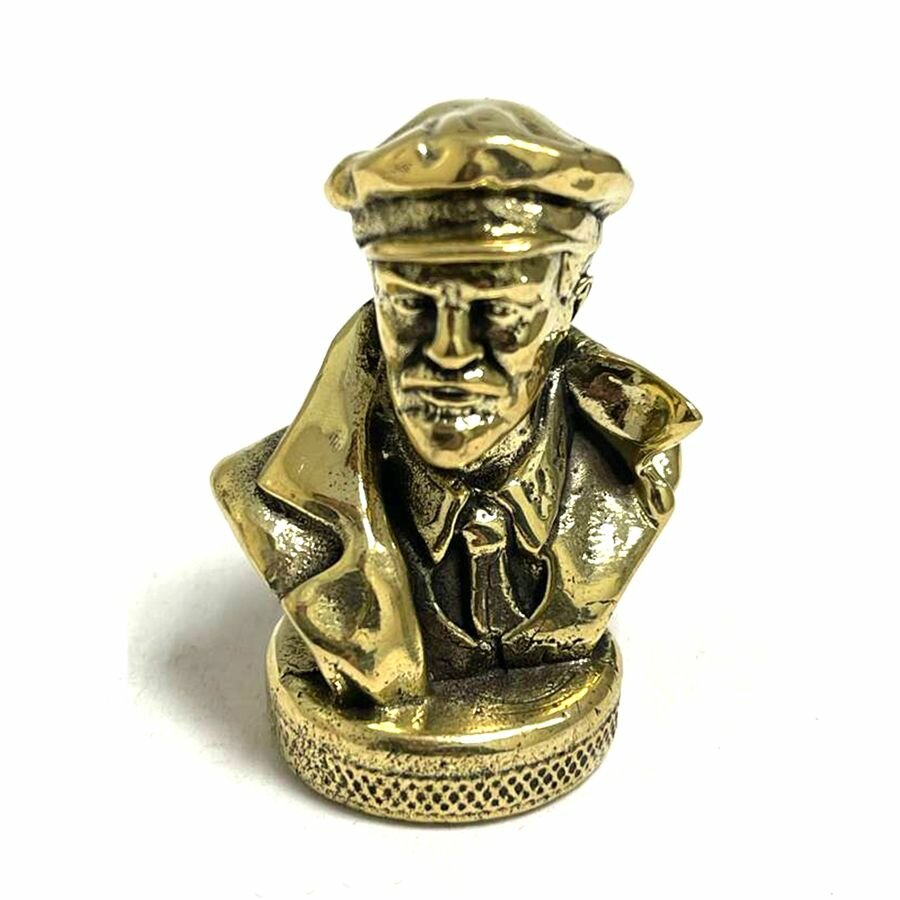 Бюст В. И. Ленина