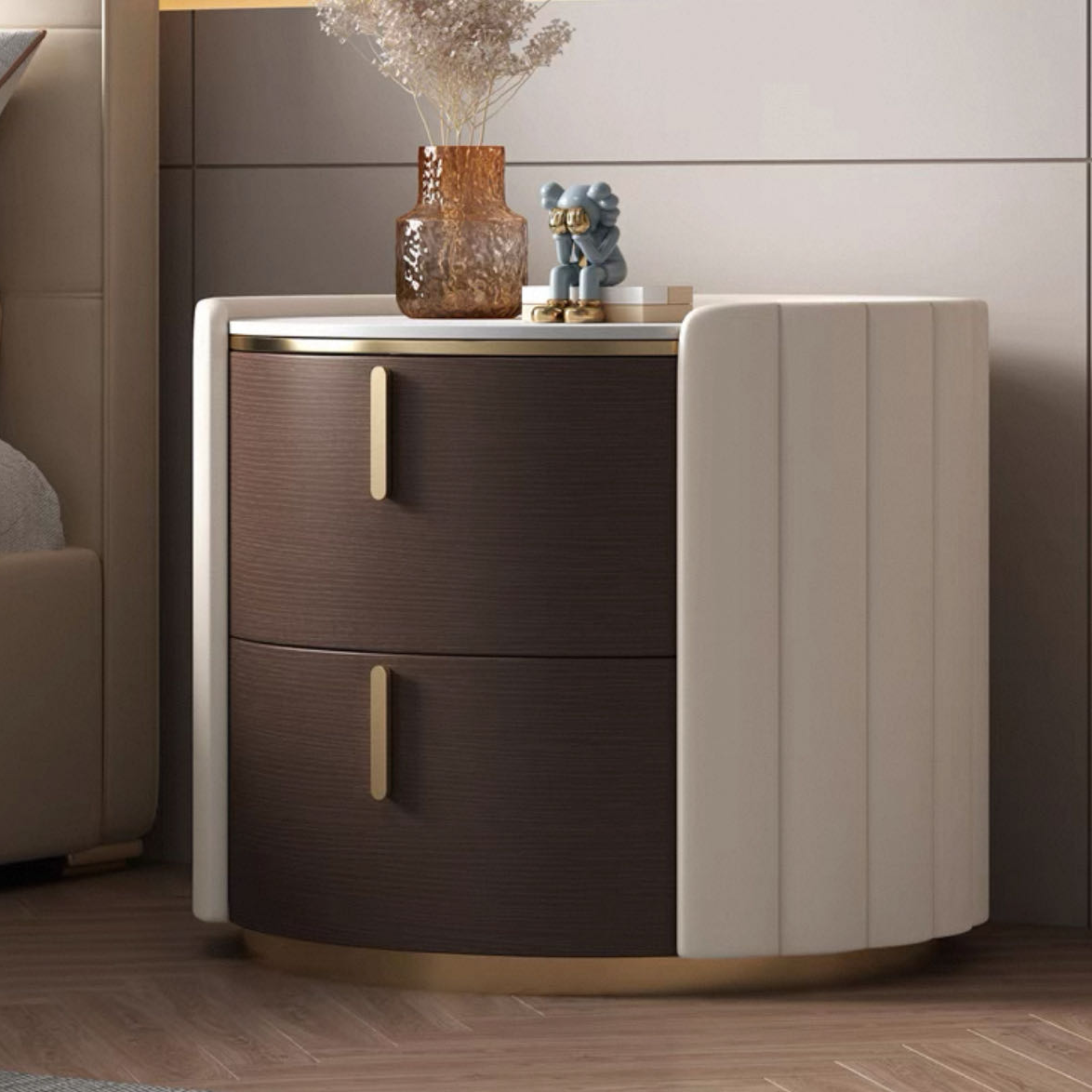 Интерьерная прикроватная круглая тумбочка с керамической столешницей Curletti (молочный)