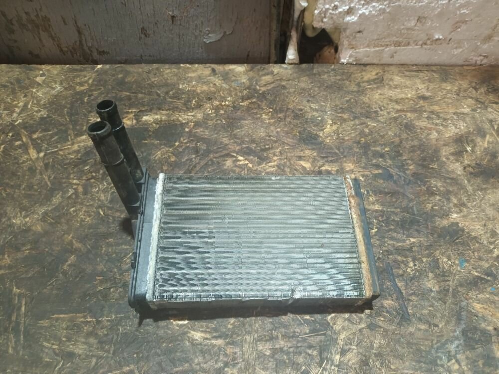 Радиатор отопителя Audi 80 B3 (1986 1991) Б/У с пробегом