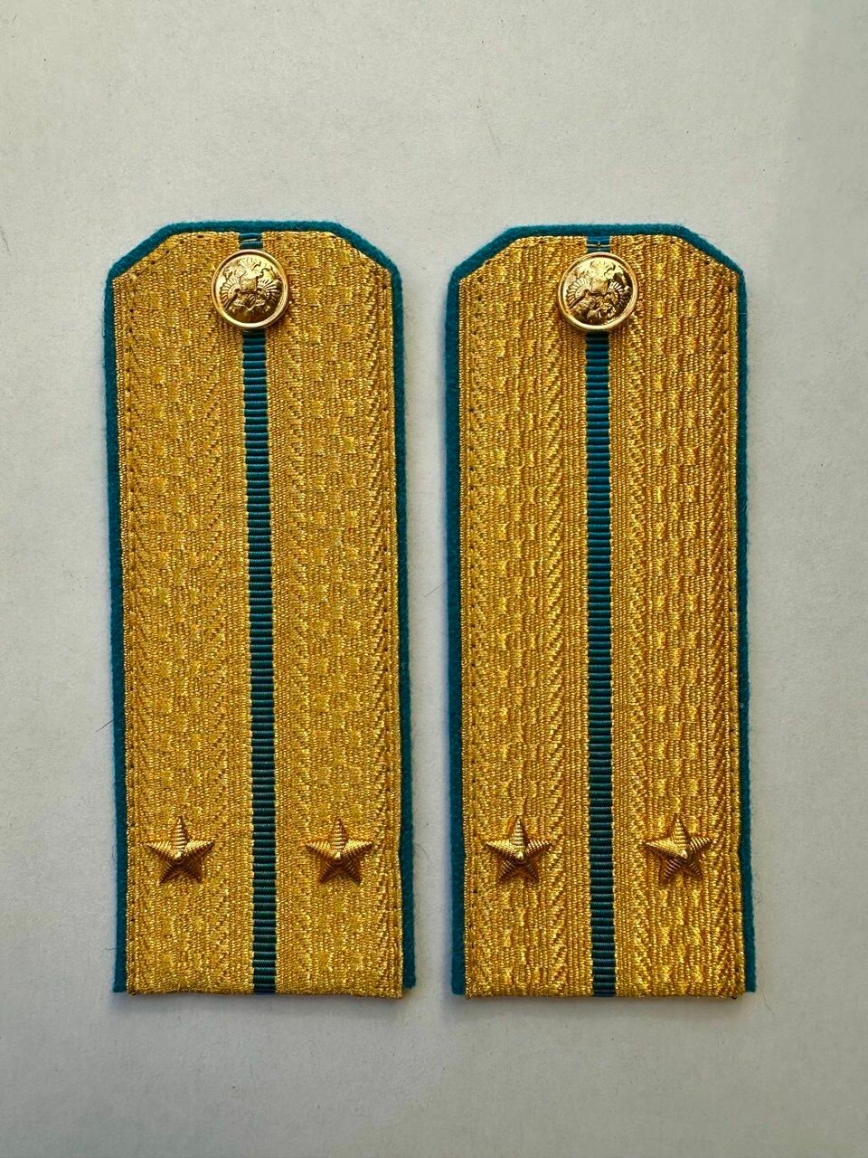 Погоны ВДВ, ВКС, ВВС парадные золотые с фурнитурой звание Лейтенант