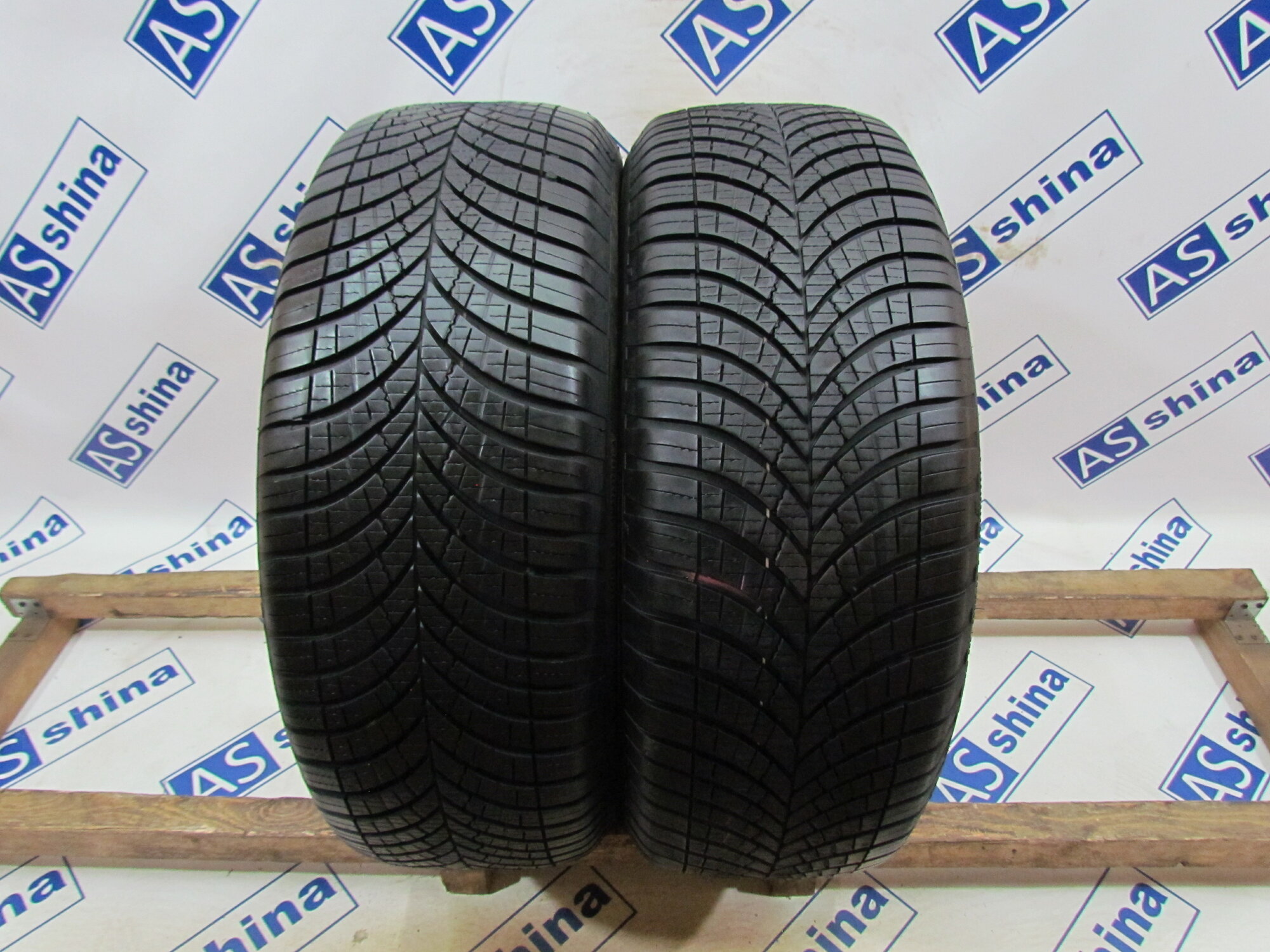 Goodyear Vector 4Seasons GEN-3 235 55 R18 летние БУ шины 5-10% износ , артикул 0026705