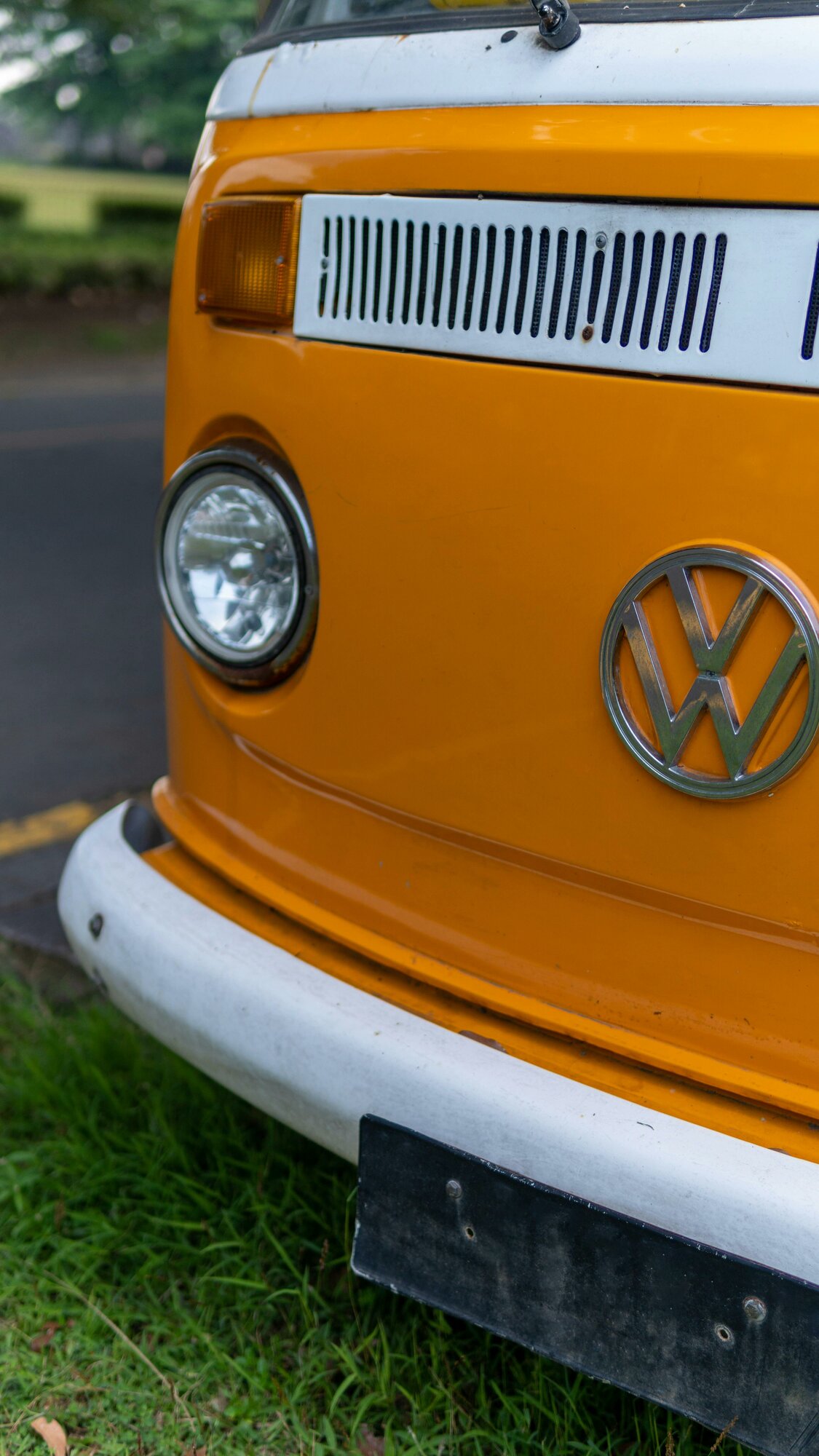 Картина на холсте 60x110 LinxOne "Автомобиль, интерьер для дома / декор на стену / дизайн