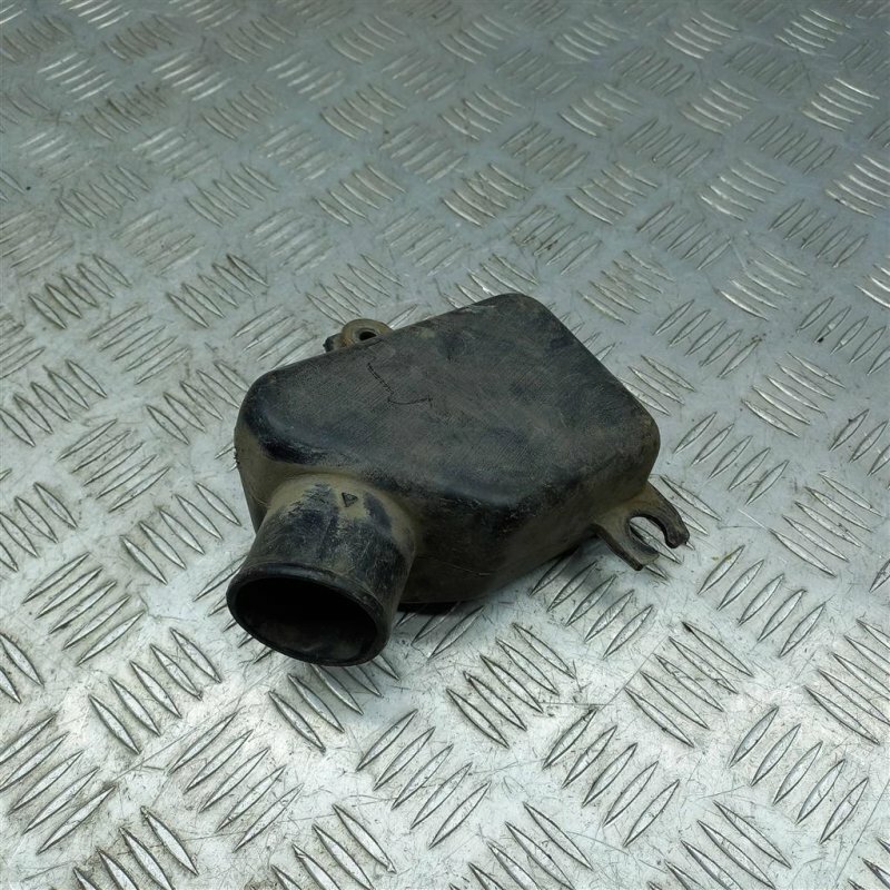 Б/У Резонатор воздушного фильтра Suzuki Vitara 1 / Сузуки Витара 1 1.6 G16B 80Л.С. 1993