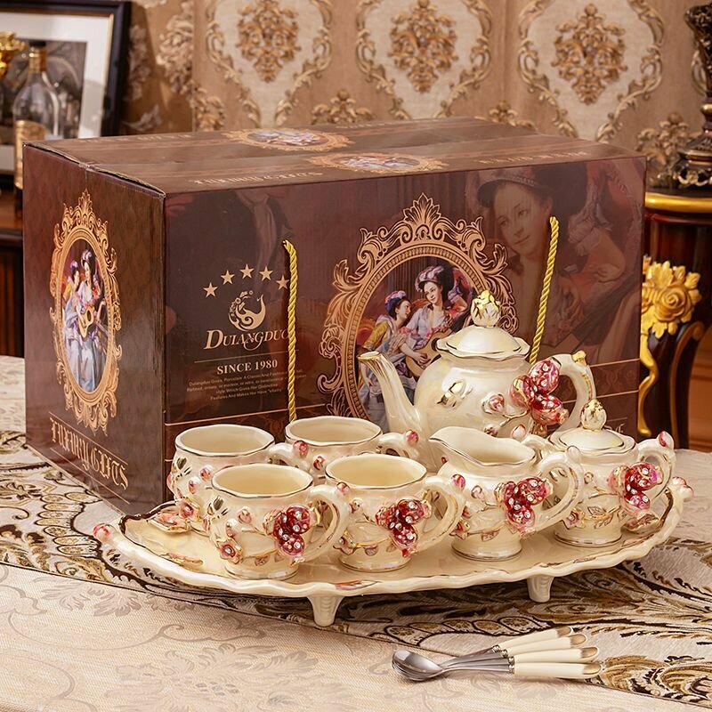Чайный сервиз из фарфора <Слоновая кость> с гранатовым декором, 8 предметов, подарочная упаковка