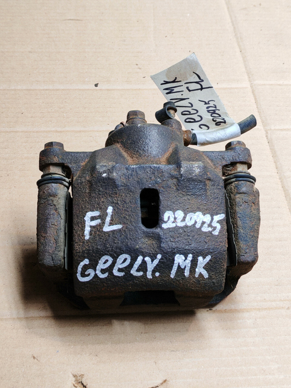 Суппорт передний левый Geely MK с ABS