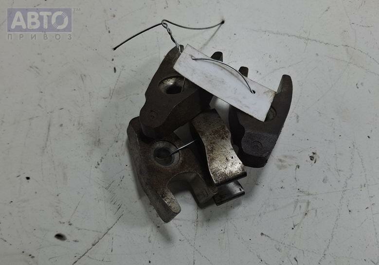 Скоба (кронштейн) крепления форсунки Citroen Berlingo (1996-2002)