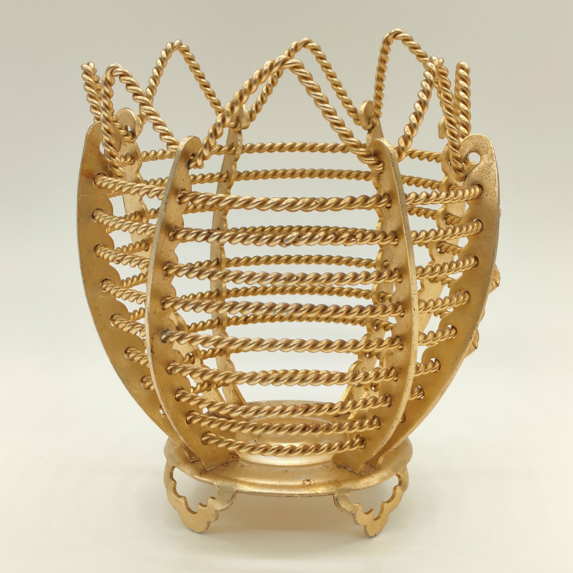 Сухарница (конфетница) с ажурным бортом, алюминий, золочение, СССР, 1970-1990 гг.