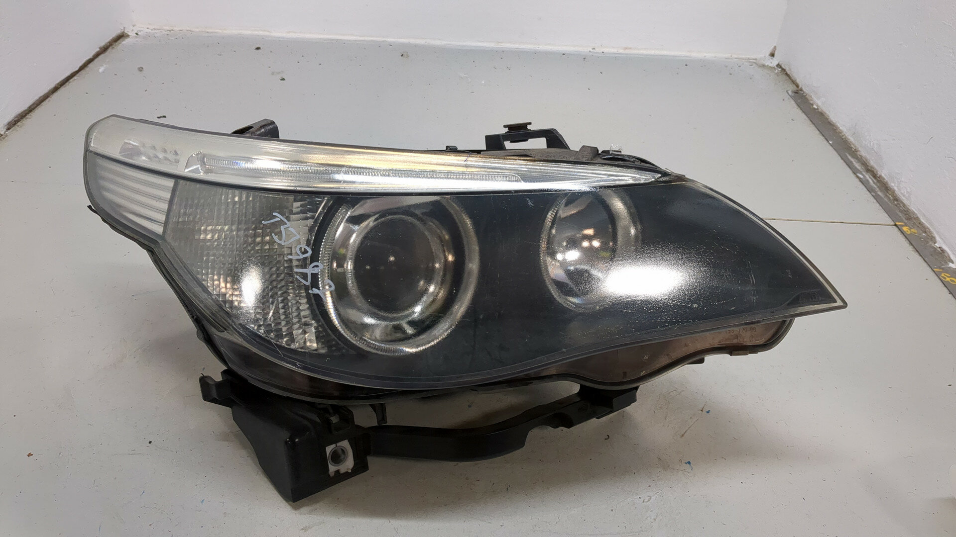 Фара (передняя) правая BMW 5 E60 Б/У