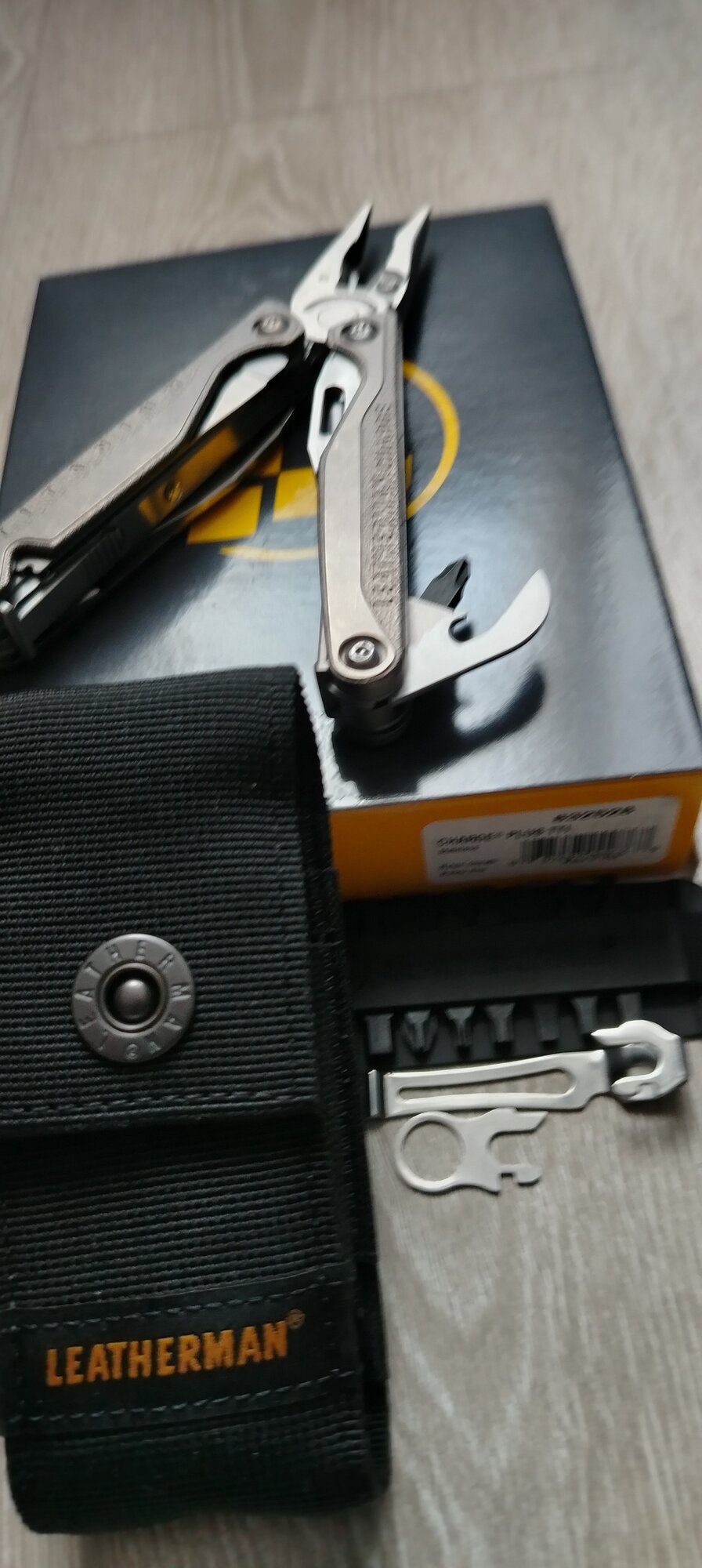 Мультитул Leatherman Charge Plus TTI с чехлом, клипсой и битами
