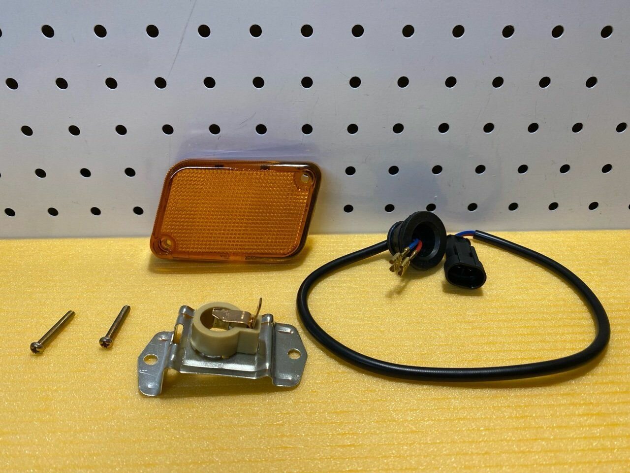 Указатель поворота Iveco EuroTech/Star/Trakker Ивеко левый