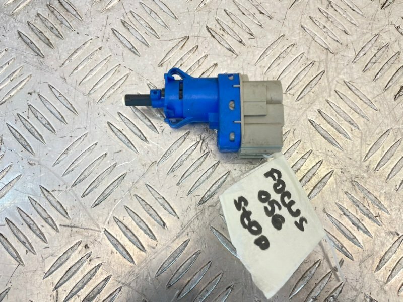 Б/У концевик педали тормоза Ford Focus 2011 CB8 IQDB 57368 FORD арт. 4838697