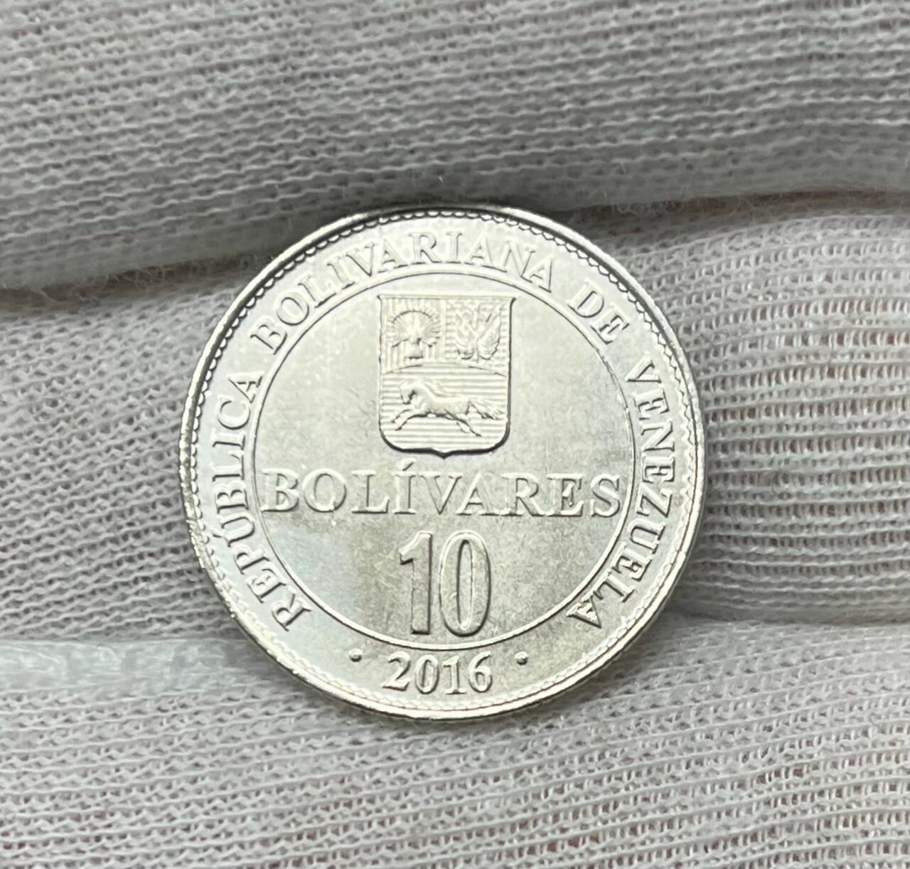 Венесуэла 10 боливар 2016 года UNC