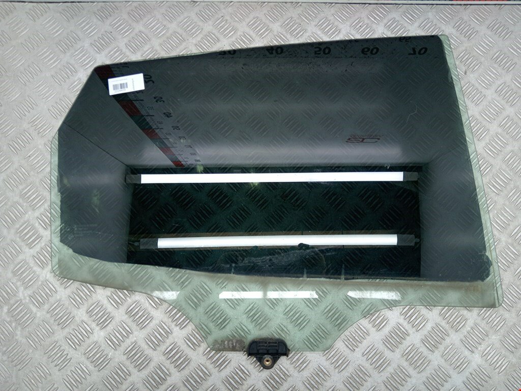 Стекло двери задней правой Kia Venga 834211P000 арт. 2224400