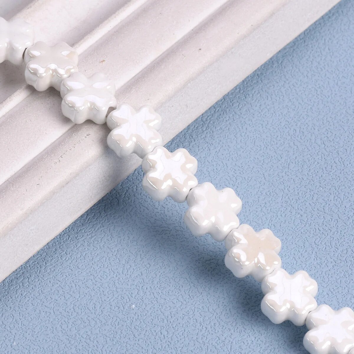 Блестящие керамические бусины Dreamzeal, крест-цветок, 12 мм, 10 шт Белый, White