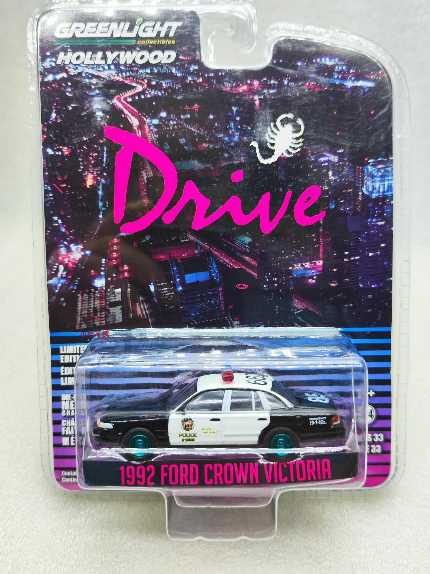 Машинка GreenLight 1/64 1992 Ford Crown LAPD VictoriaGreen machine Special Die-cast Alloy Car Model Collection Toy Gift