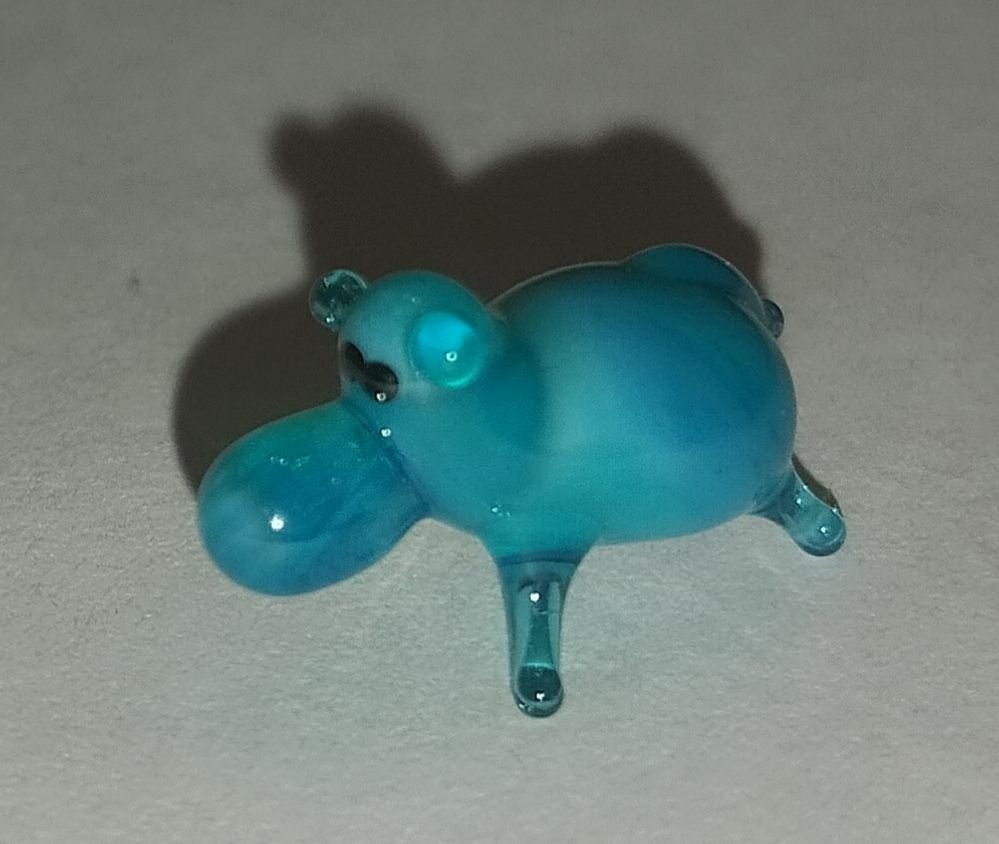 Стеклянная микро фигурка бегемот