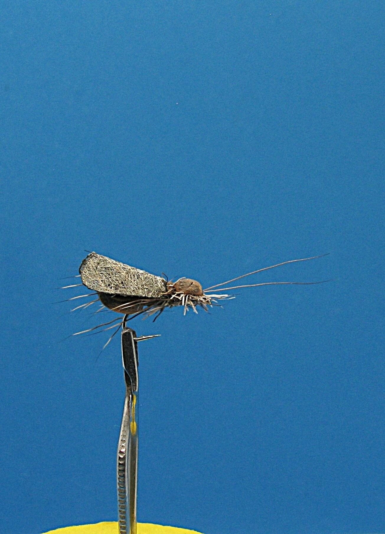 Сухая мушка "Ручейник из пенки крылатый" на крючке №12. Три штуки в комплекте.