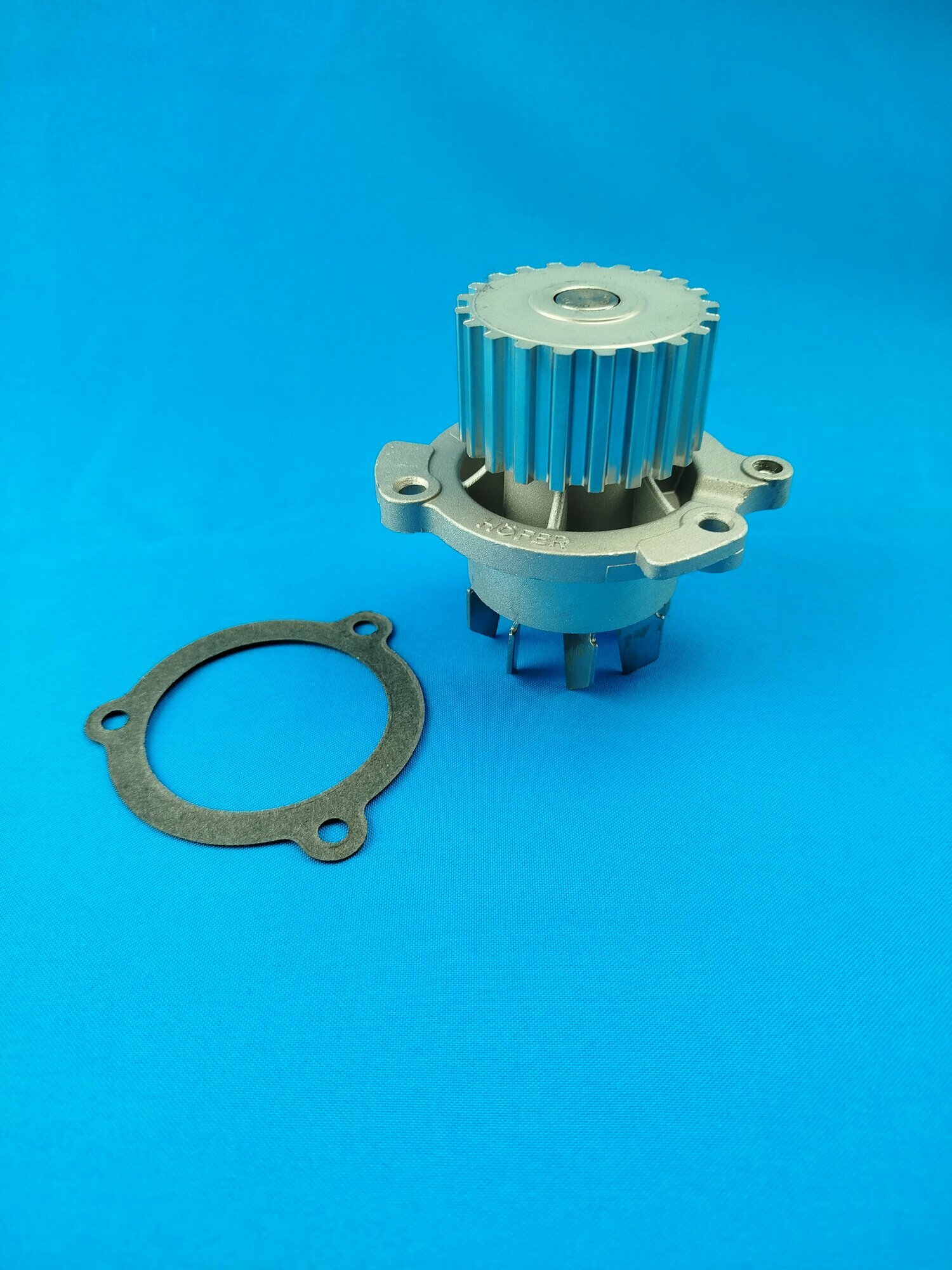 Помпа "HOFER" для автомобилей ВАЗ 2110-12 16кл. (с чугунной крыльчаткой)