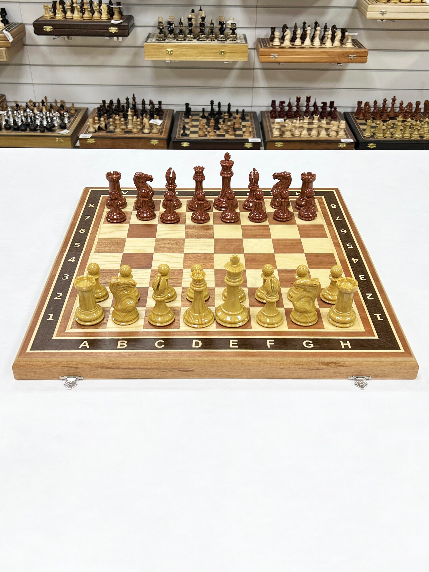 Шахматы турнирные Королевский Стаунтон с утяжелением доска 50 на 50 см красное дерево